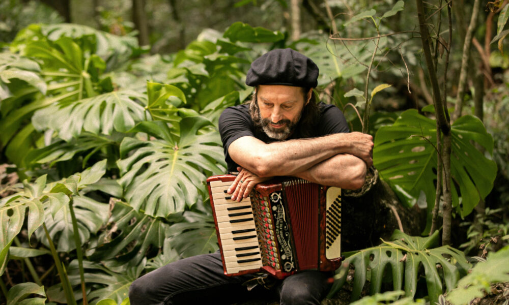 “Taco y Suela”, el show de Chango Spasiuk con el que llega a La Plata ...