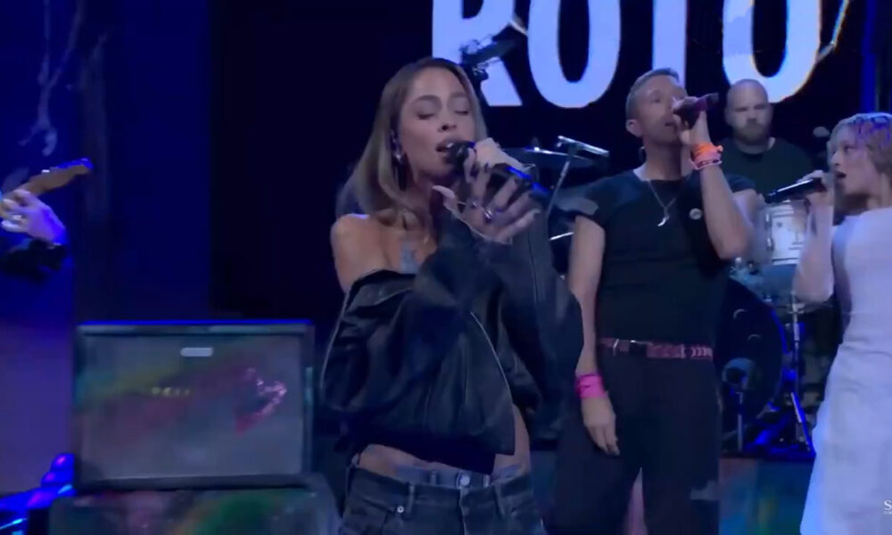 Tini se lució junto a Coldplay en Saturday Night Live Show – Contarte ...